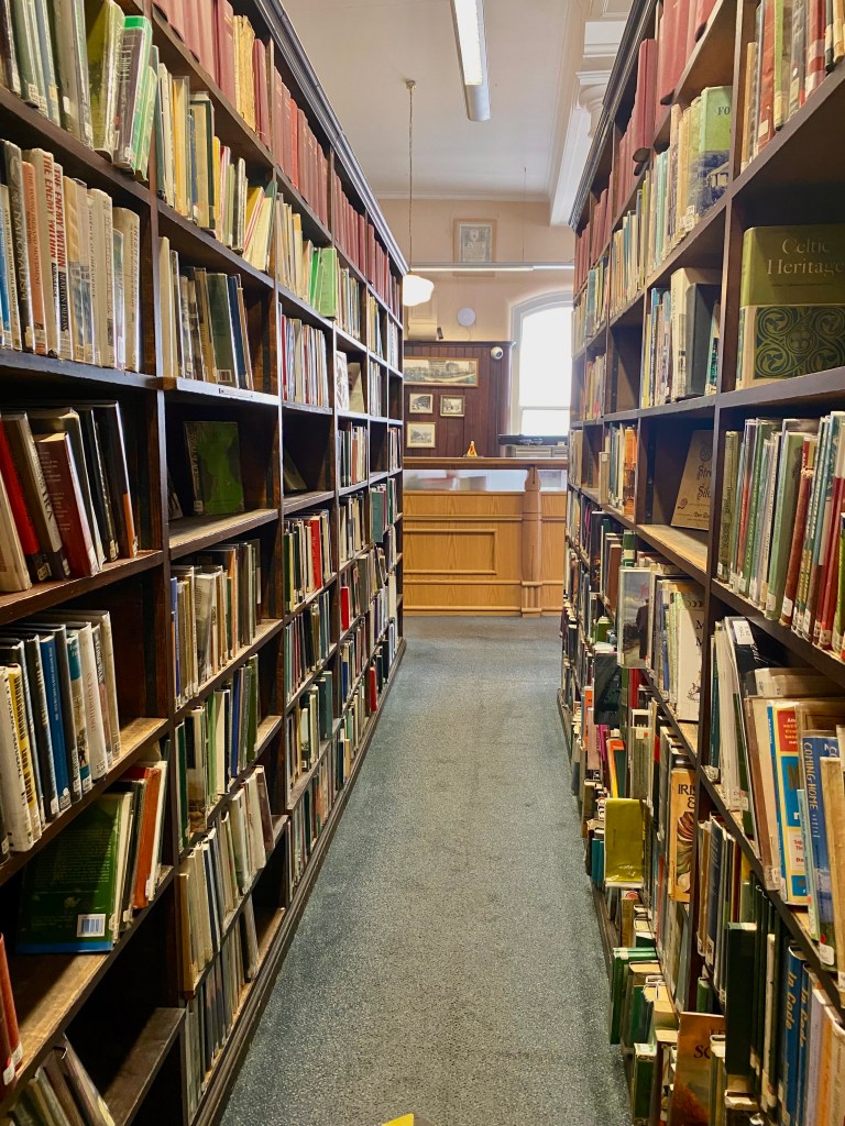 Linen Hall Library: Exploring the Oldest Library in Belfast - Things ...